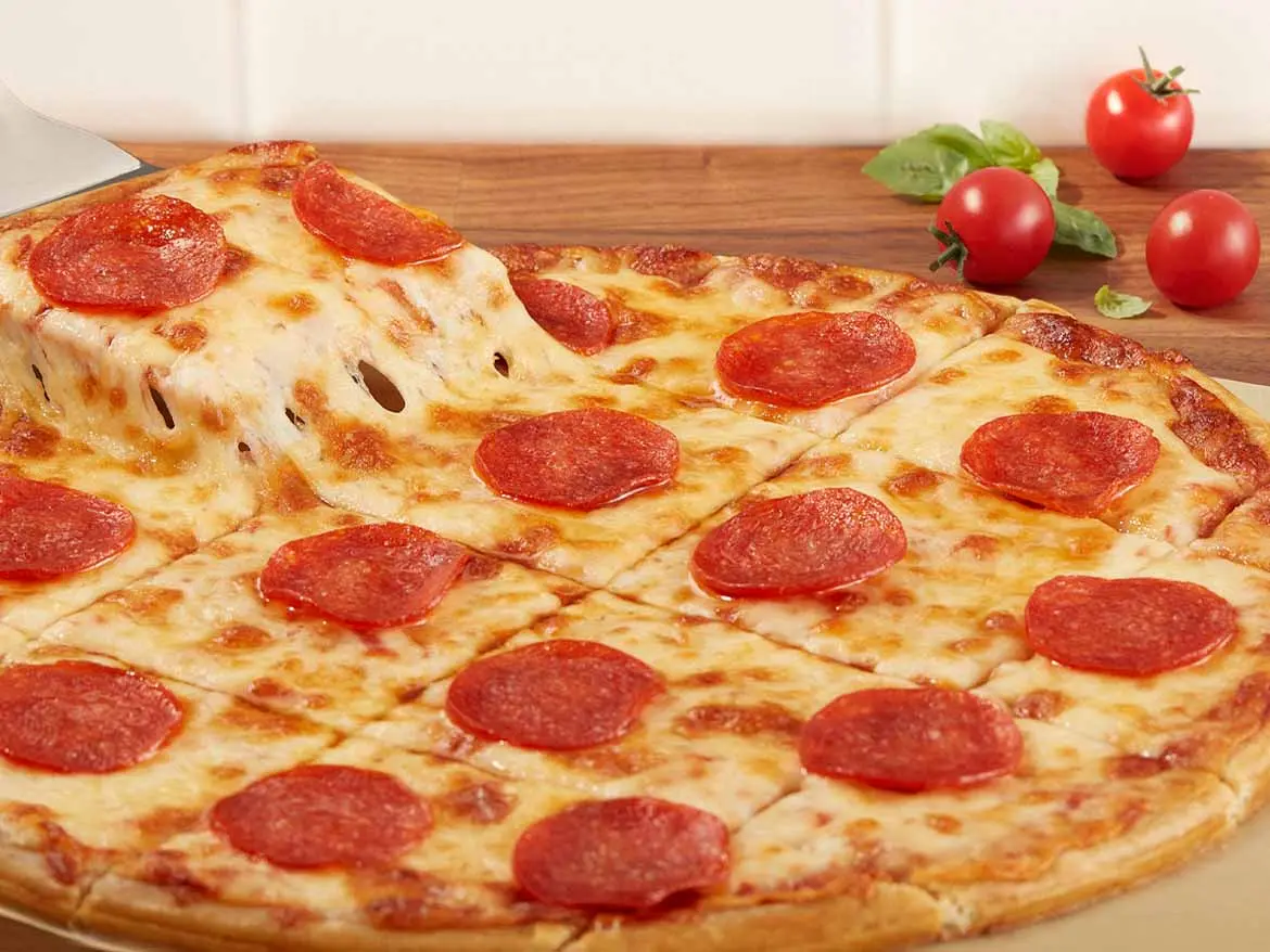 Ranking 15 Frozen Pepperoni Pizzas From Worst to Best | Master-cooks